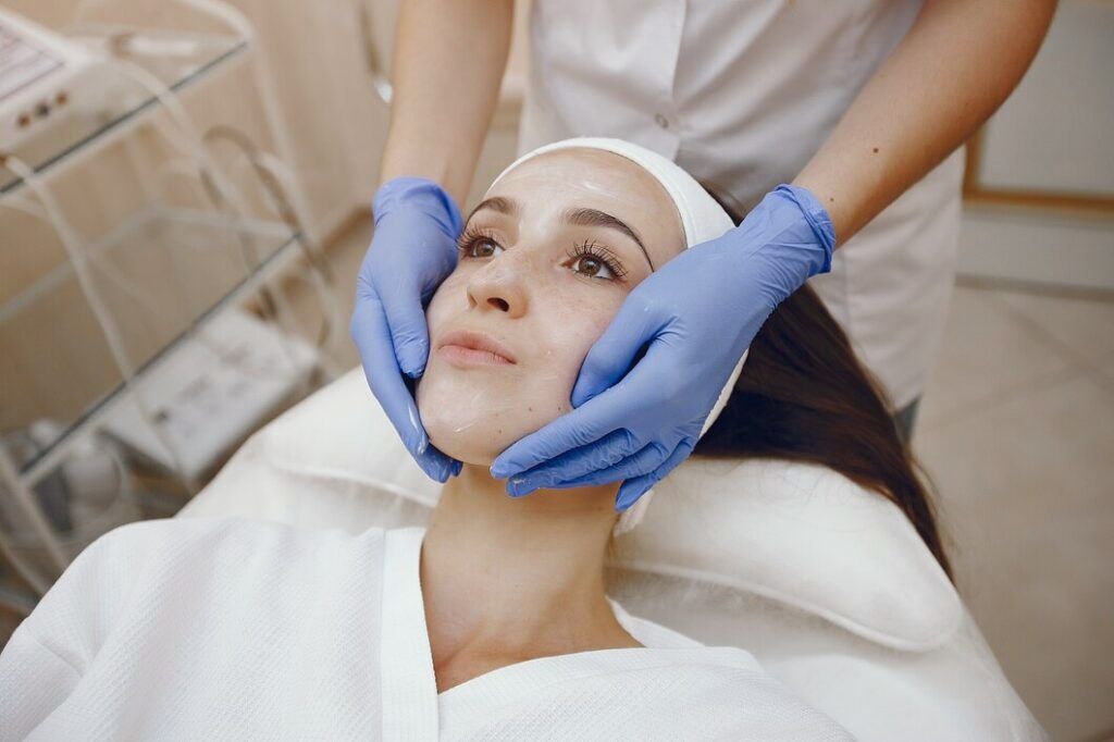 Phenol Peels: What Is It, How It Works, Benefits & Process